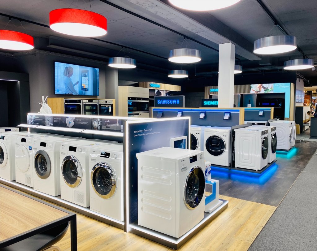 electroplus küchenplus überzeugt mit packendem Store-Design ...