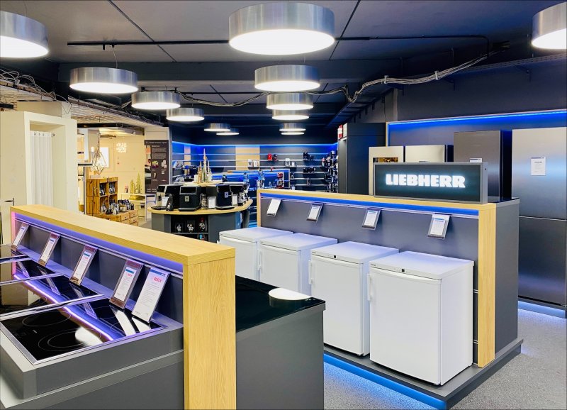 electroplus küchenplus überzeugt mit packendem Store-Design ...