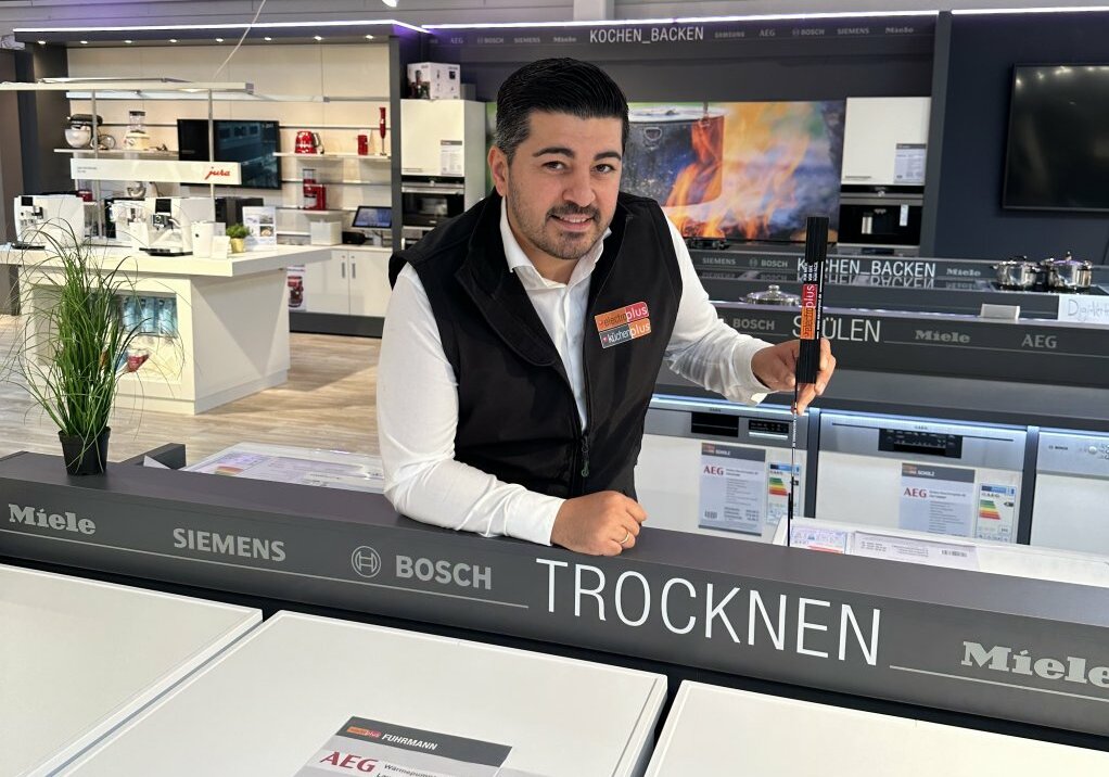 electroplus küchenplus überzeugt mit packendem Store-Design ...
